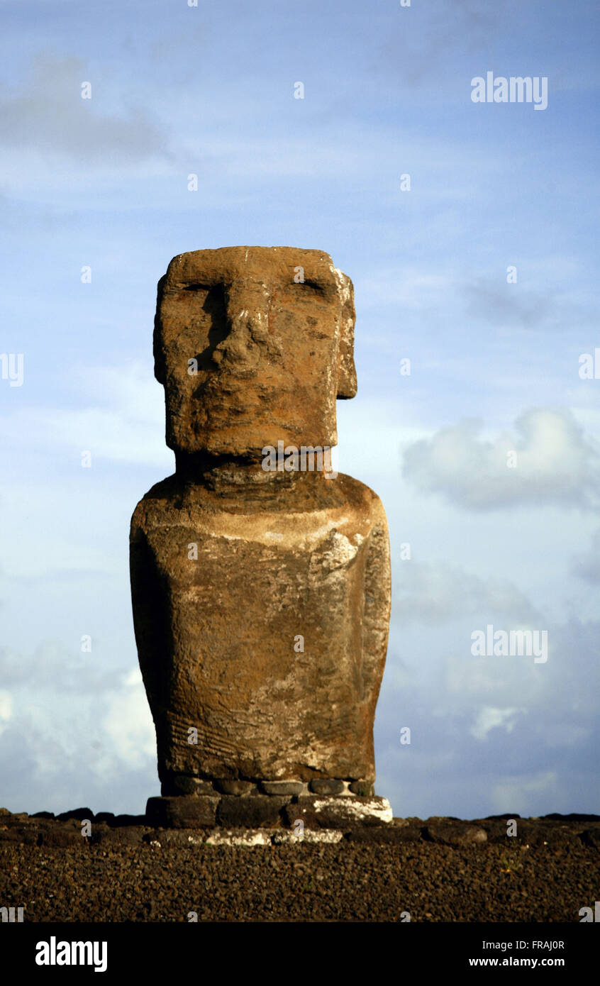 Moai ahu hi-res stock photography and images - Alamy