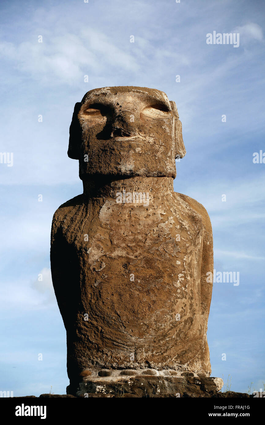 Moai ahu hi-res stock photography and images - Alamy