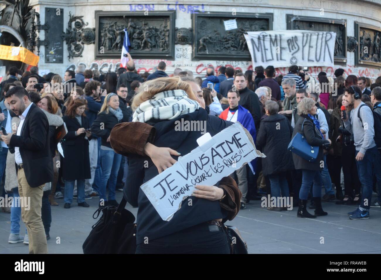 November 15th 2015. Paris, France. Residents of Paris giving free hugs ...