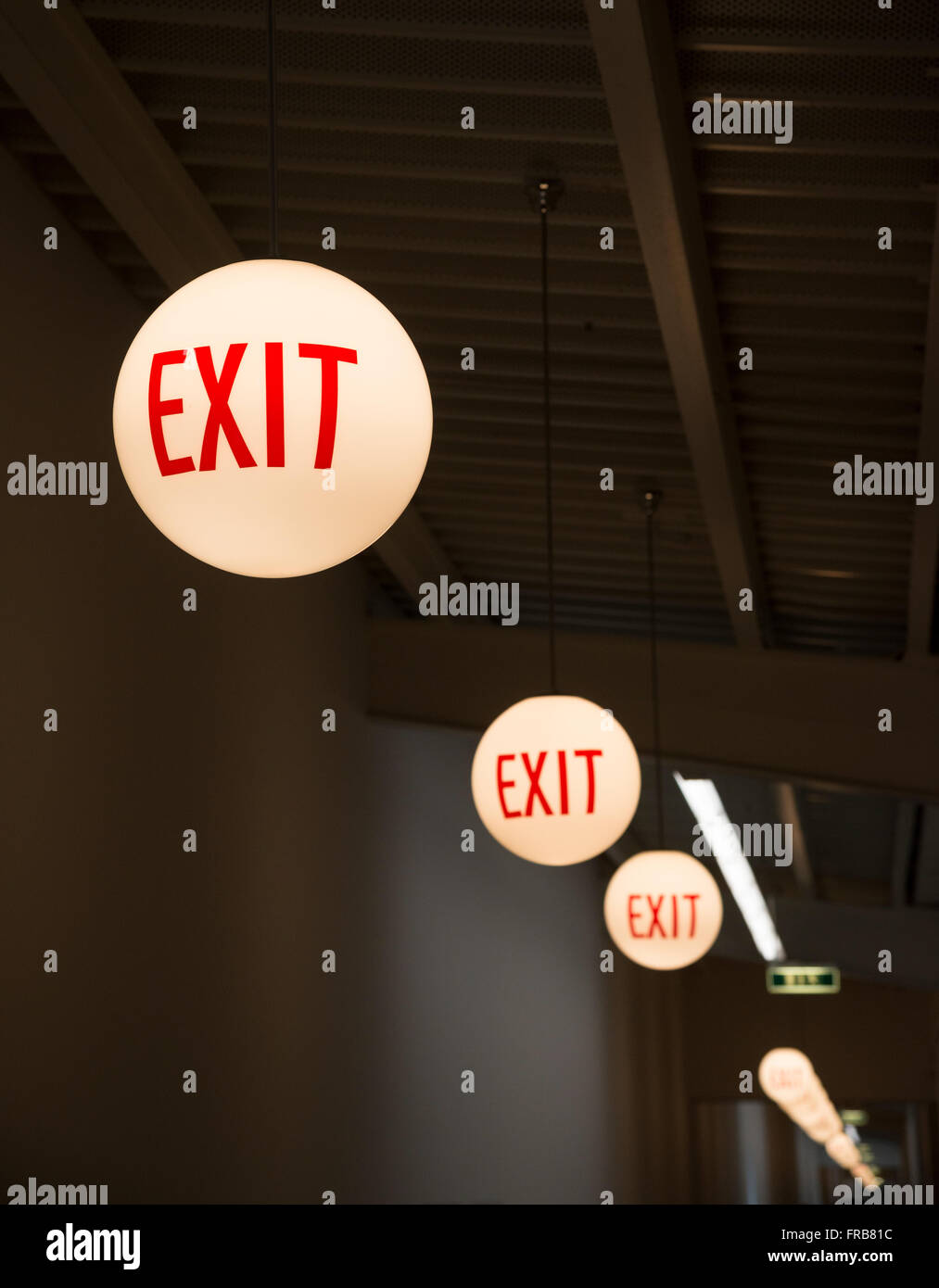 Exit signs hi-res stock photography and images - Alamy