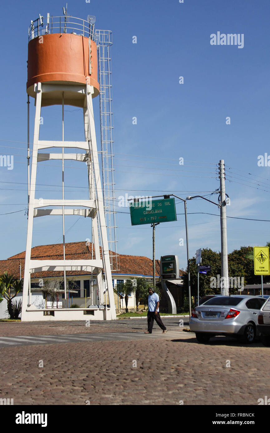 Water tank hi-res stock photography and images - Alamy