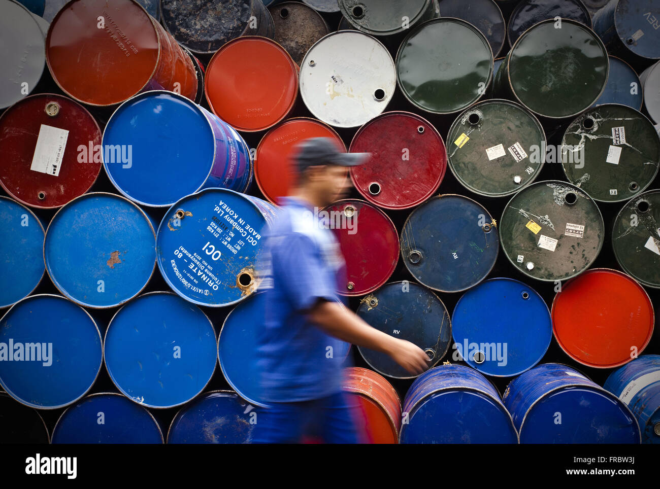 Thinner hi-res stock photography and images - Alamy