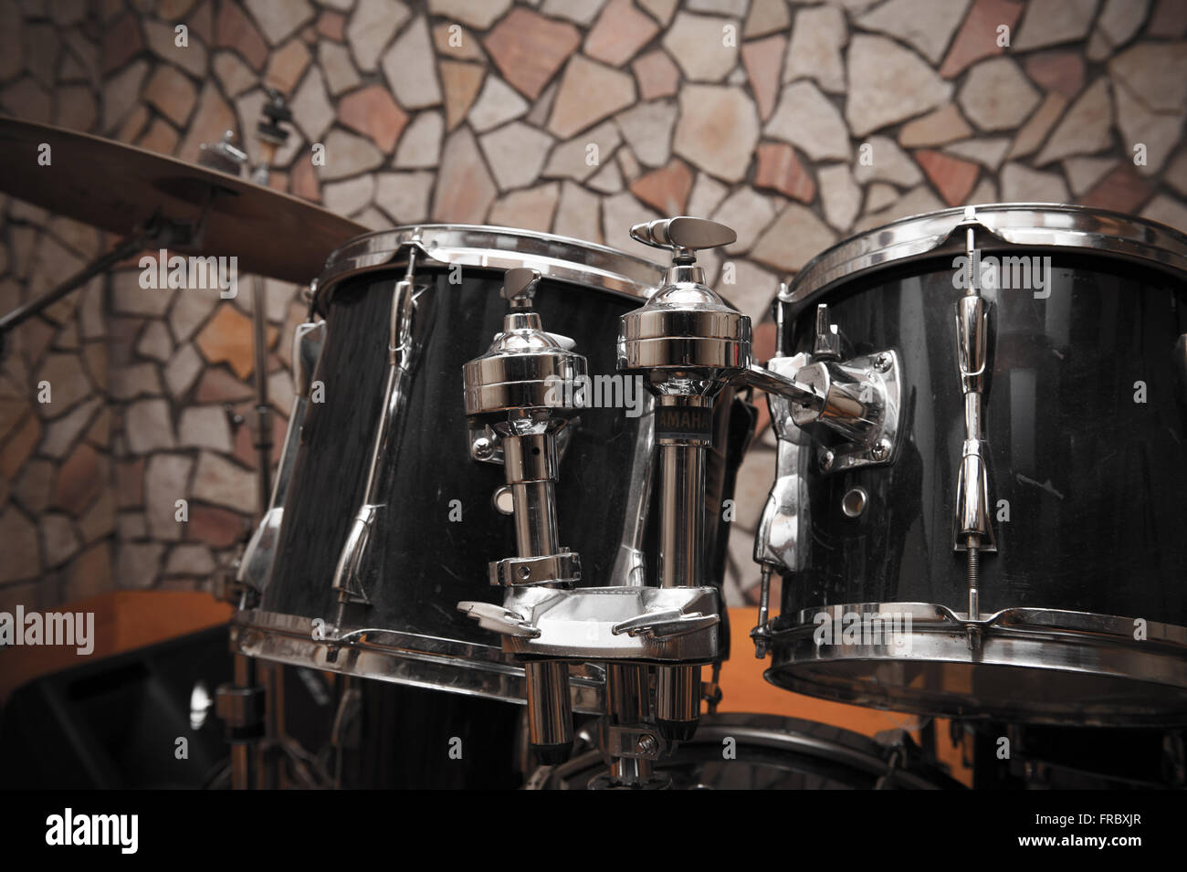 Drums detail in studio, tom parts in selective focus Stock Photo - Alamy