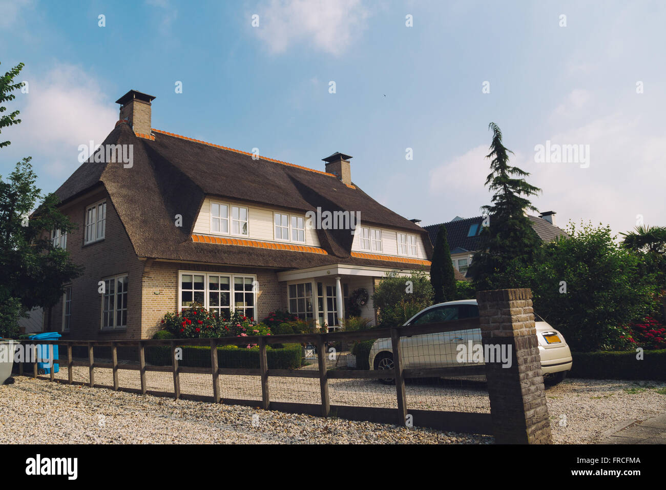 Car parking on roof house hi-res stock photography and images - Alamy