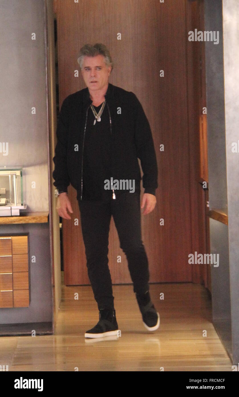 Ray Liotta goes shopping at David Yurman in Beverly Hills Featuring ...