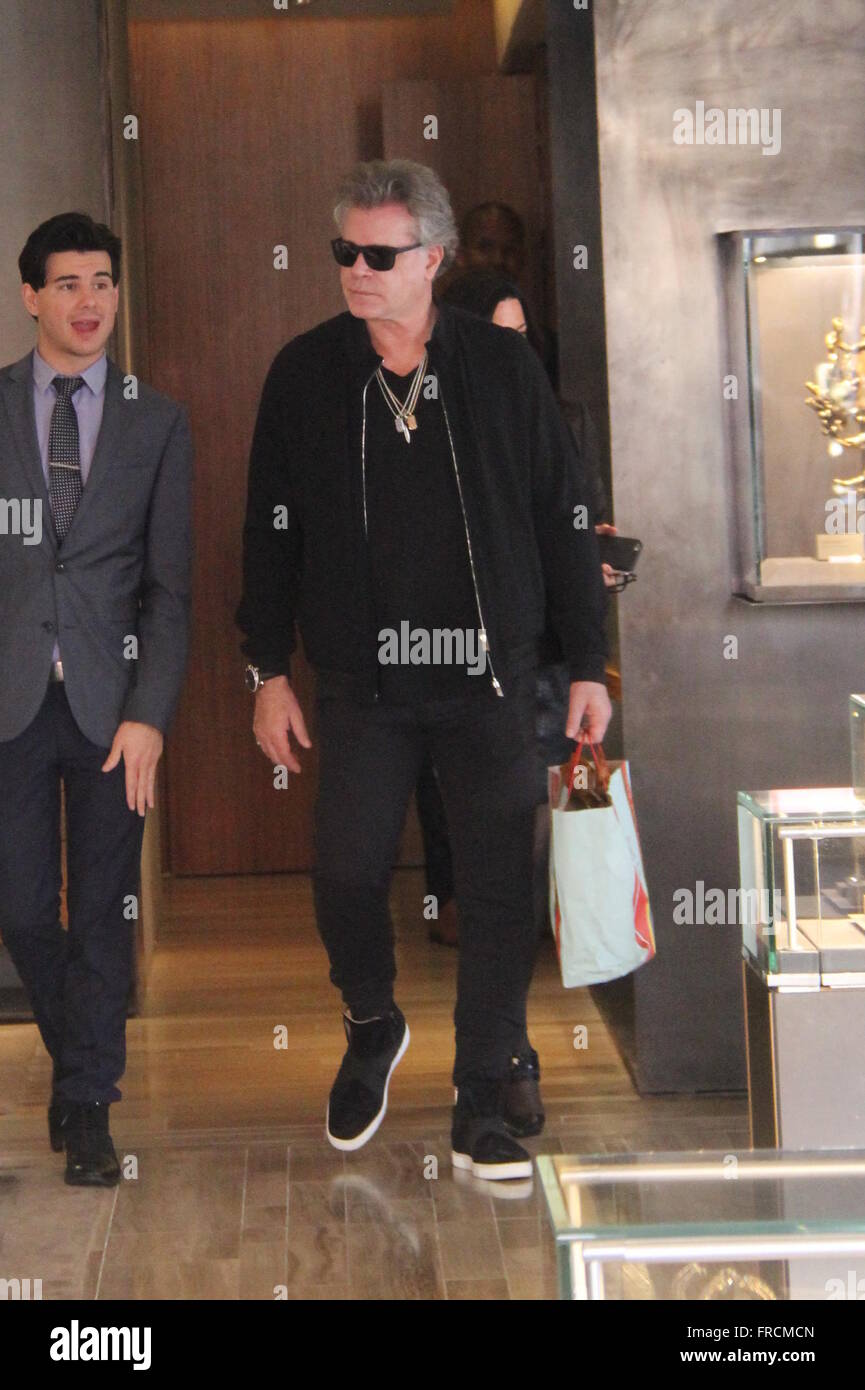 Ray Liotta goes shopping at David Yurman in Beverly Hills Featuring ...