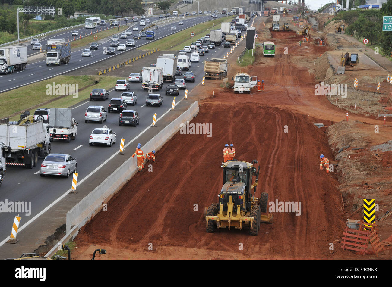 Roadworkers hi-res stock photography and images - Alamy