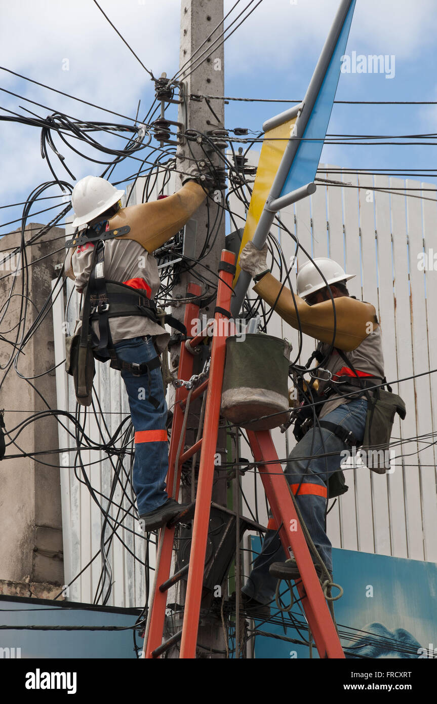 Power line maintenance hi-res stock photography and images - Alamy