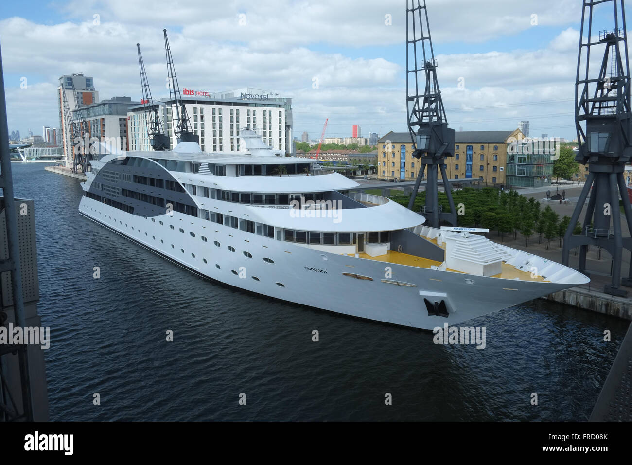Royal docks the sunborn hi-res stock photography and images - Alamy
