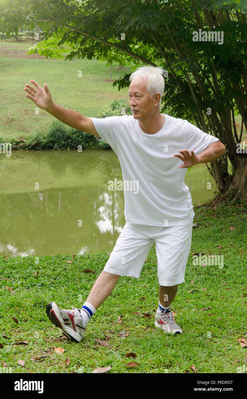 Kungfu suit hi-res stock photography and images - Alamy