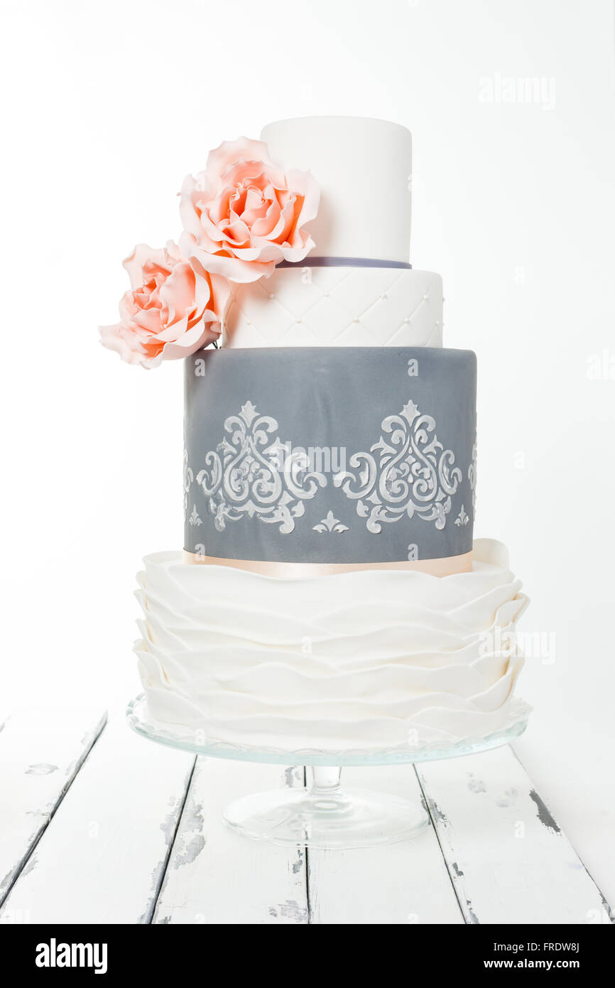 beautiful wedding cake Stock Photo - Alamy