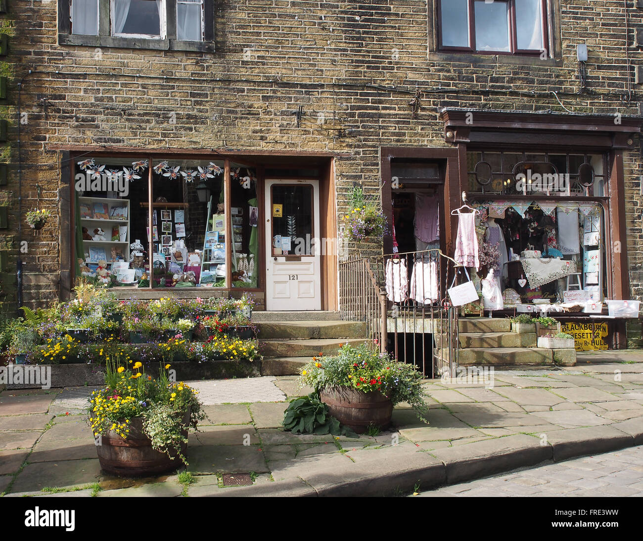 Shops in haworth hi-res stock photography and images - Alamy