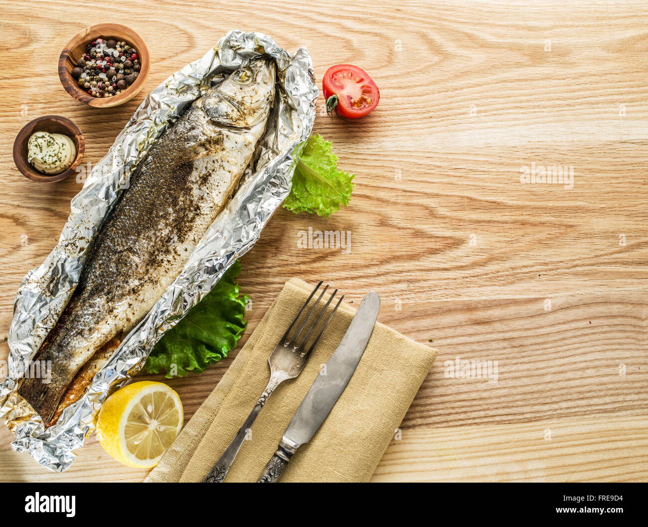 Food tray with paper hi-res stock photography and images - Alamy