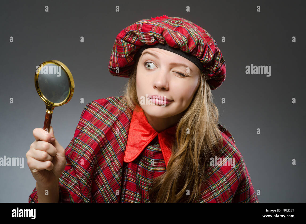 Woman wearing traditional scottish clothing Stock Photo - Alamy