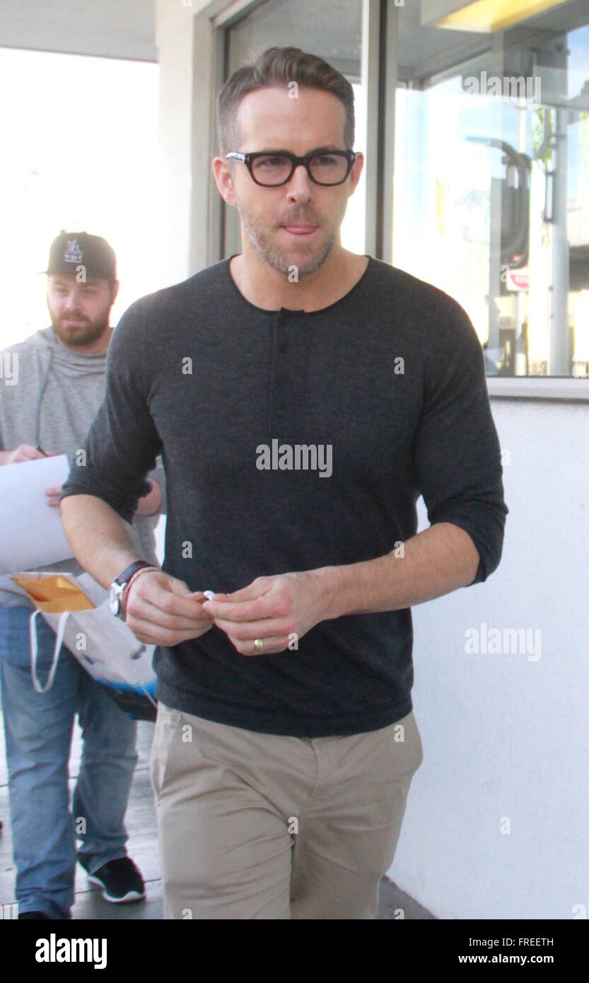 Ryan Reynolds leaving E Baldi restaurant after having lunch with a ...