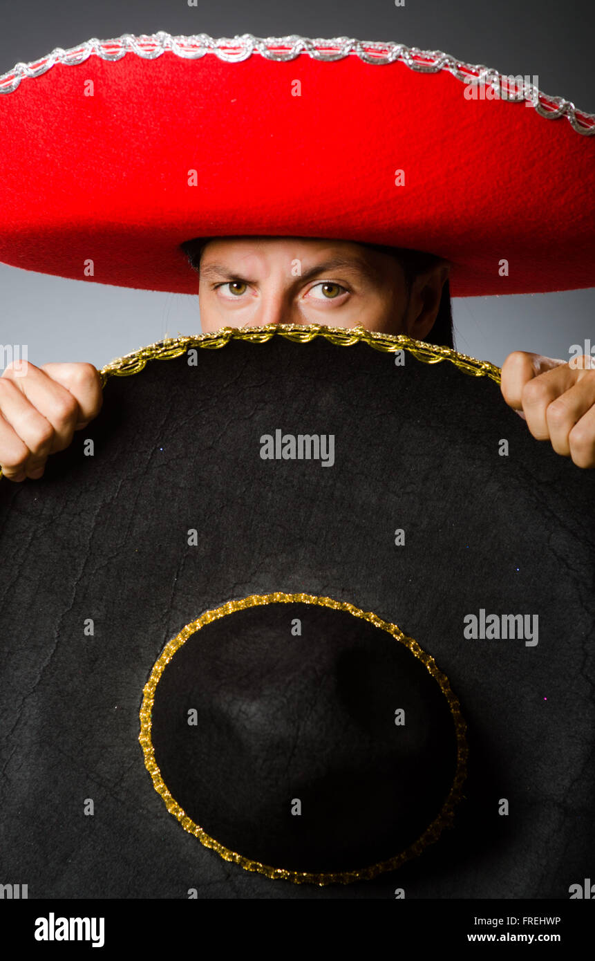 Young mexican man wearing sombrero Stock Photo - Alamy