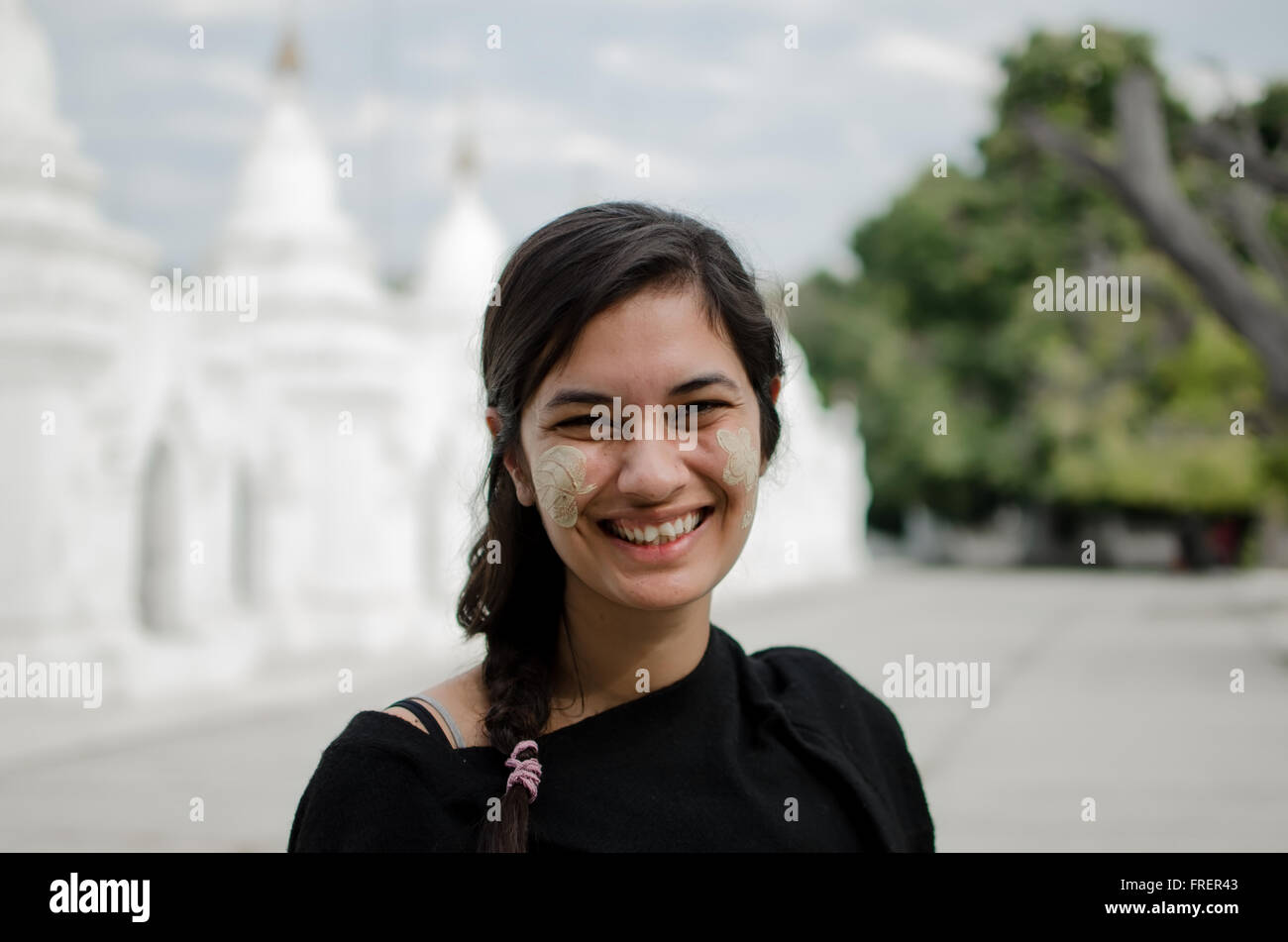 Indian girl smiling face happiness hi-res stock photography and images ...