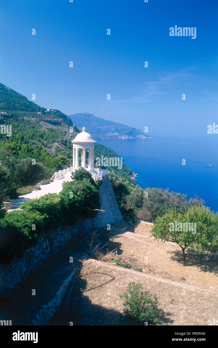 Neo classical features hi-res stock photography and images - Alamy