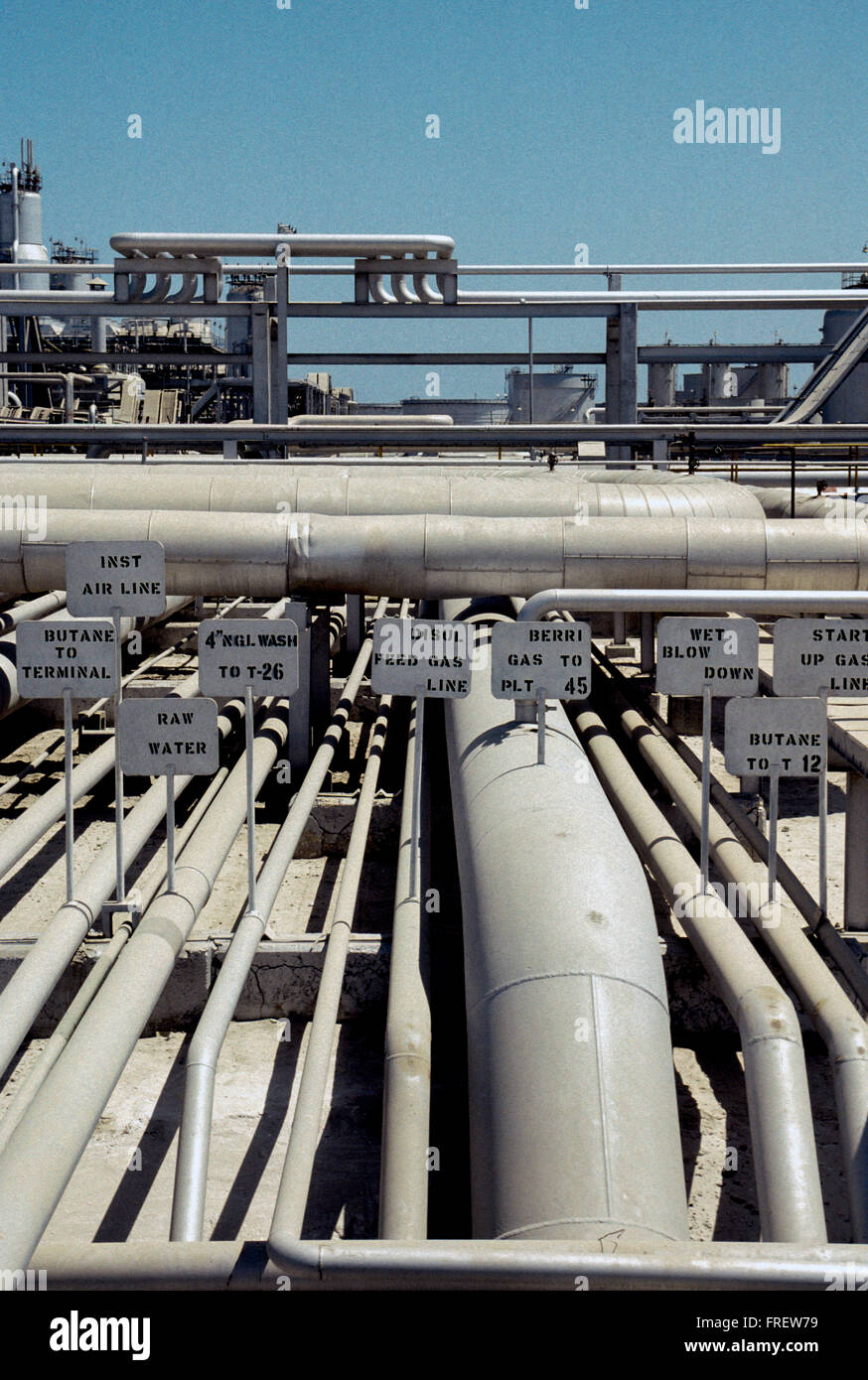 The world's largest oil refinery, oil storage tank farm and crude oil ...