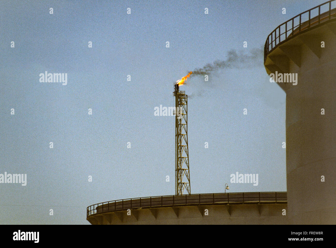 The world's largest oil refinery, oil storage tank farm and crude oil ...