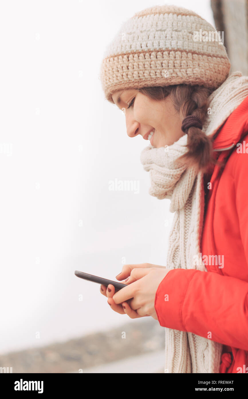 Hand typing message hi-res stock photography and images - Alamy