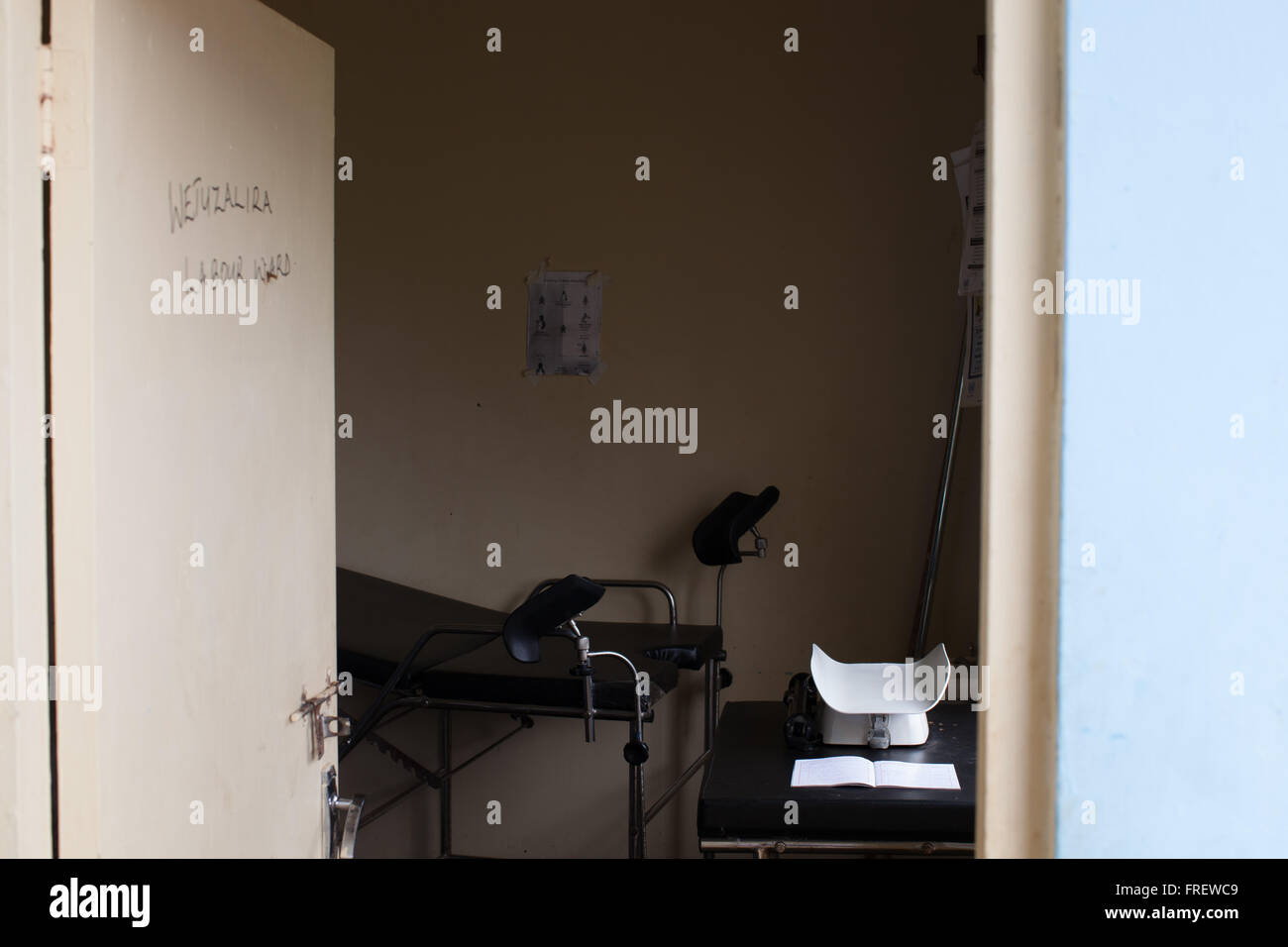 Delivery room nurse hi-res stock photography and images - Alamy