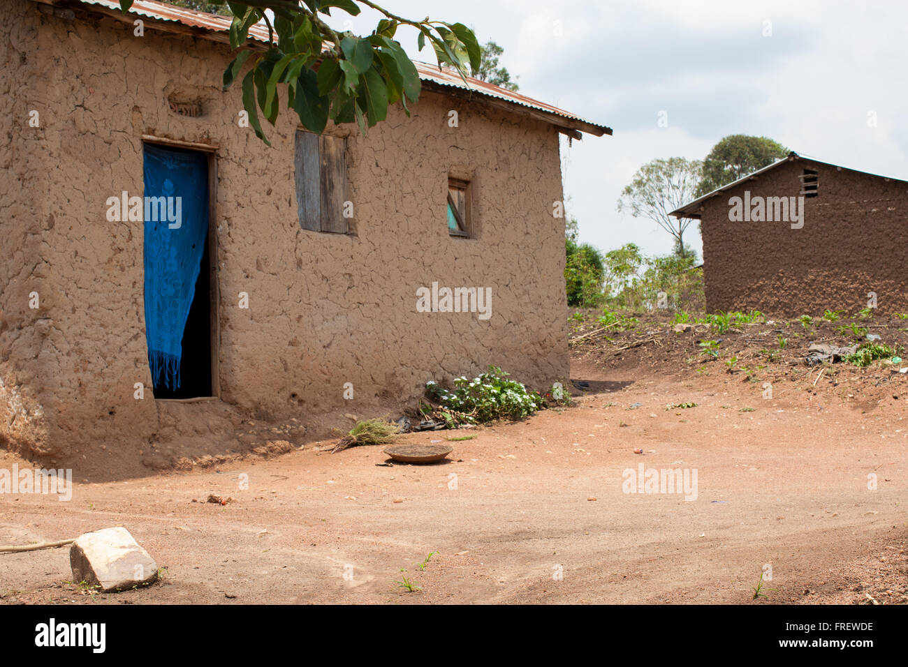 A typical rural hut, Uganda, Africa Stock Photo - Alamy