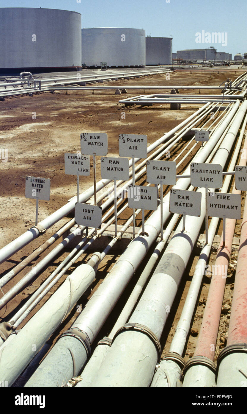 The world's largest oil refinery, oil storage tank farm and crude oil ...
