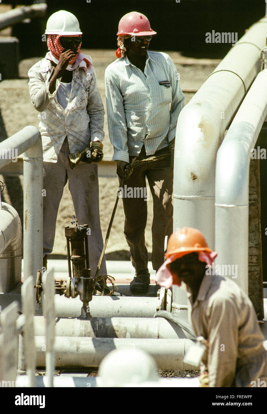 The world's largest oil refinery, oil storage tank farm and crude oil ...