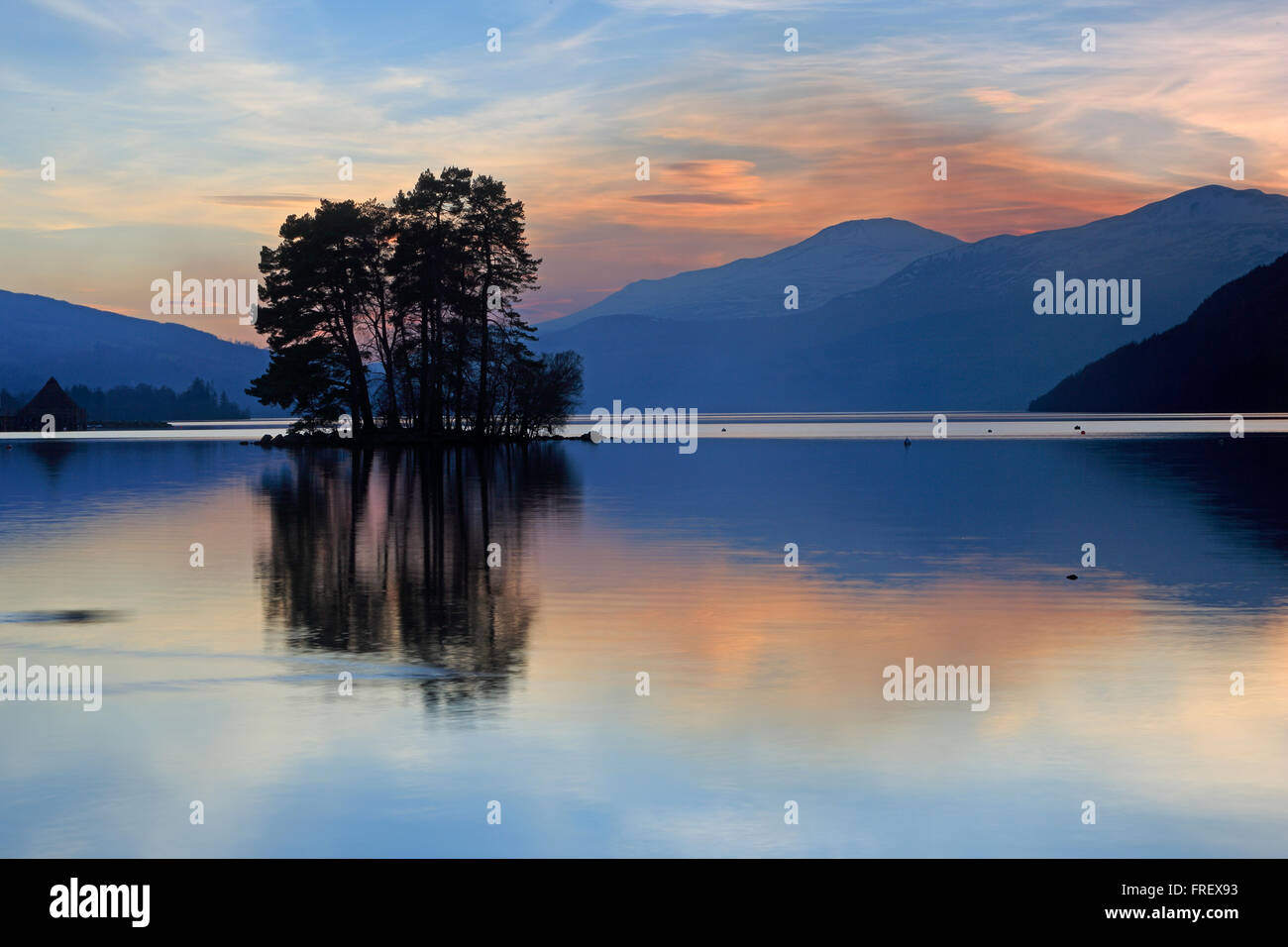 Sunset over Loch Tay with Crannog in foreground Stock Photo - Alamy