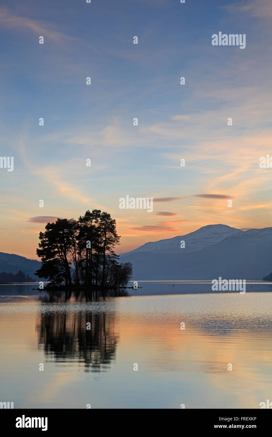 Loch tay hi-res stock photography and images - Alamy