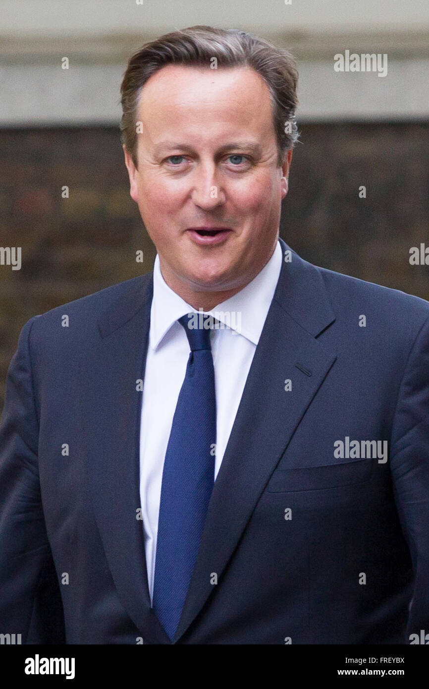 David Cameron arrives back to Number 10 Downing Street after Prime ...