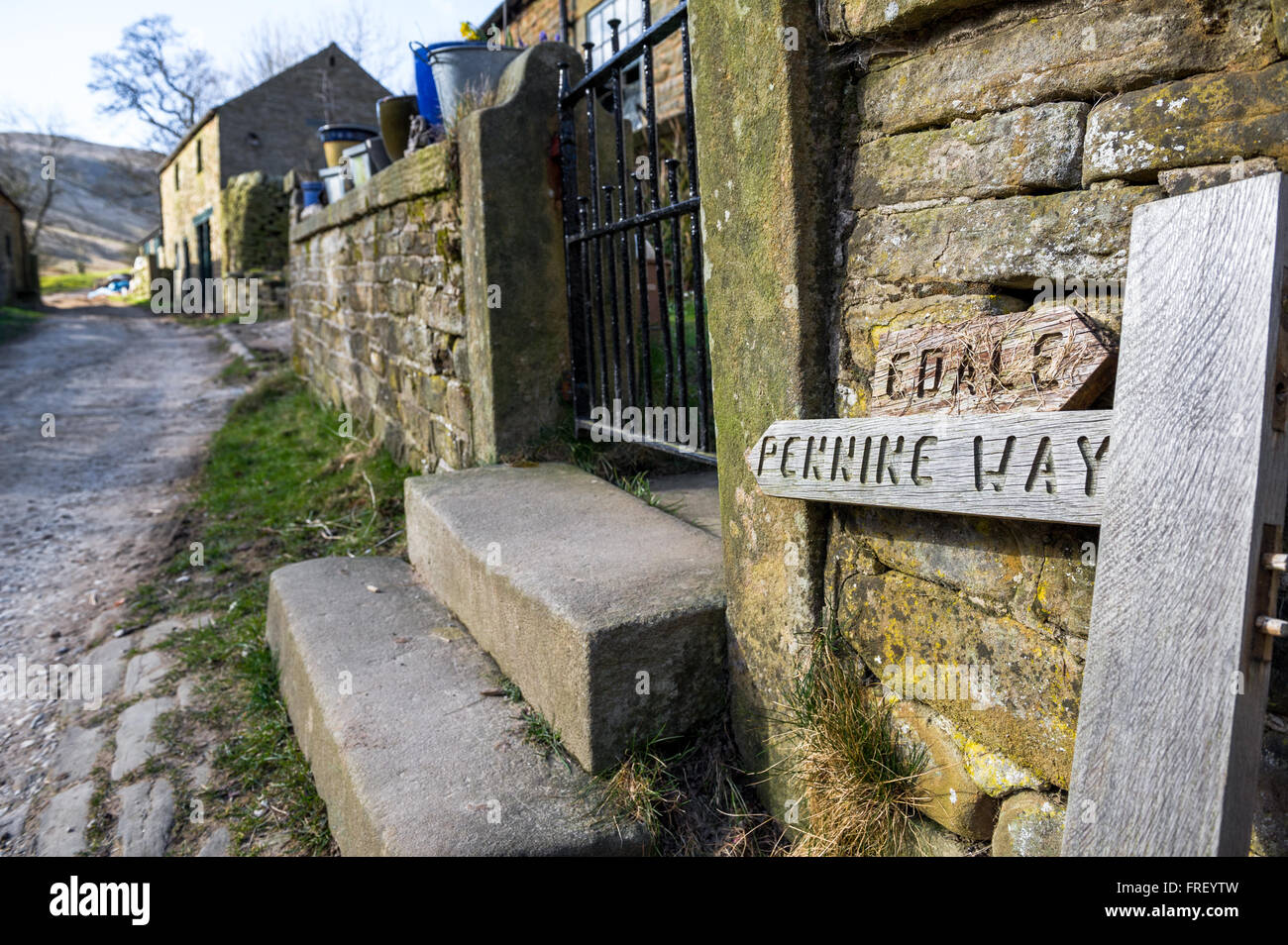 Wooden sign post showing direction to the Pennine Way from Edale ...