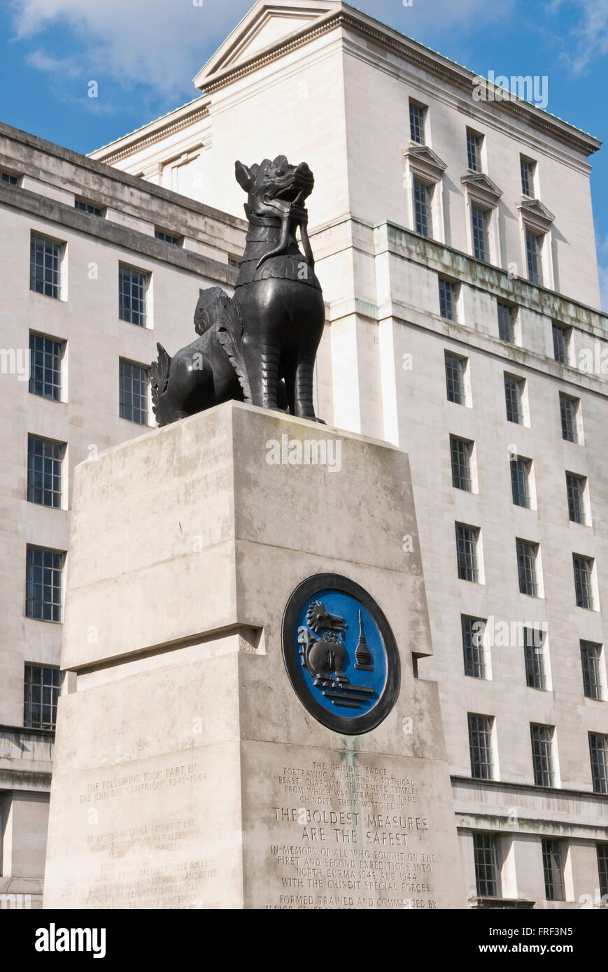 Animal sculpture monument in Victoria Embankment Garden, London, United ...