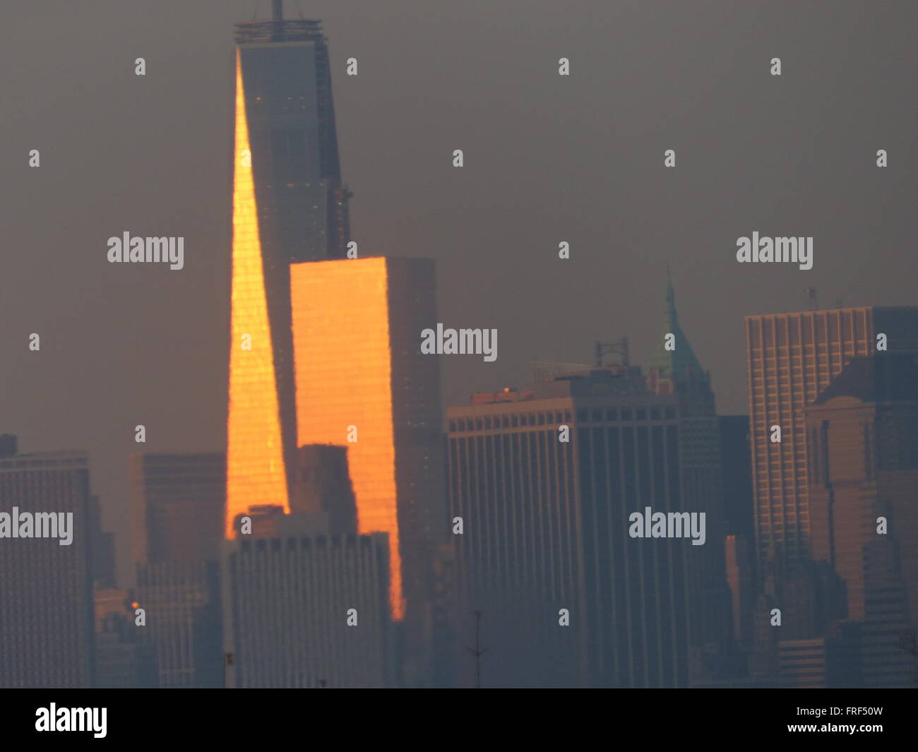 One World Trade Center reflecting sunset Stock Photo - Alamy