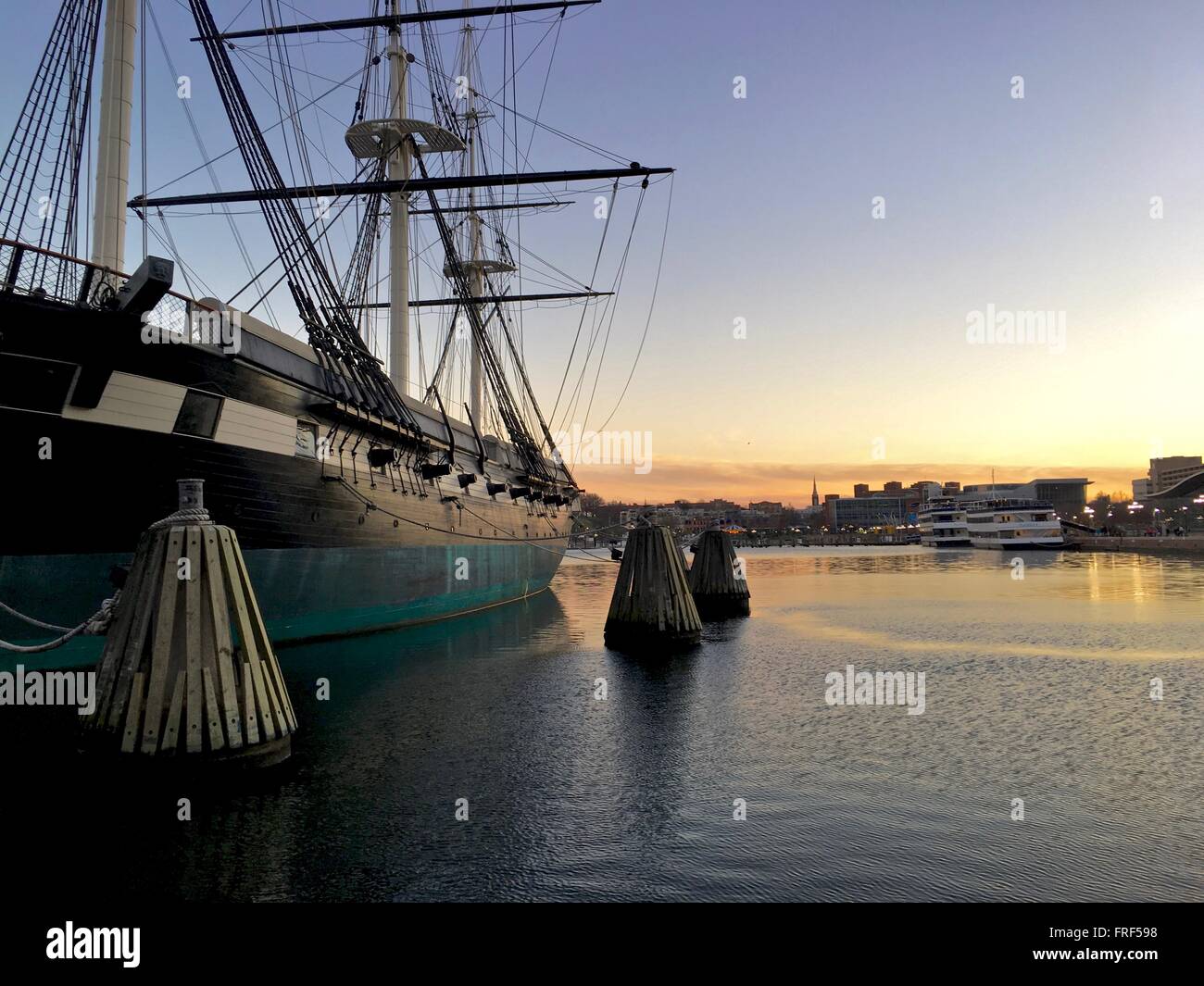 Baltimore sunset hi-res stock photography and images - Alamy