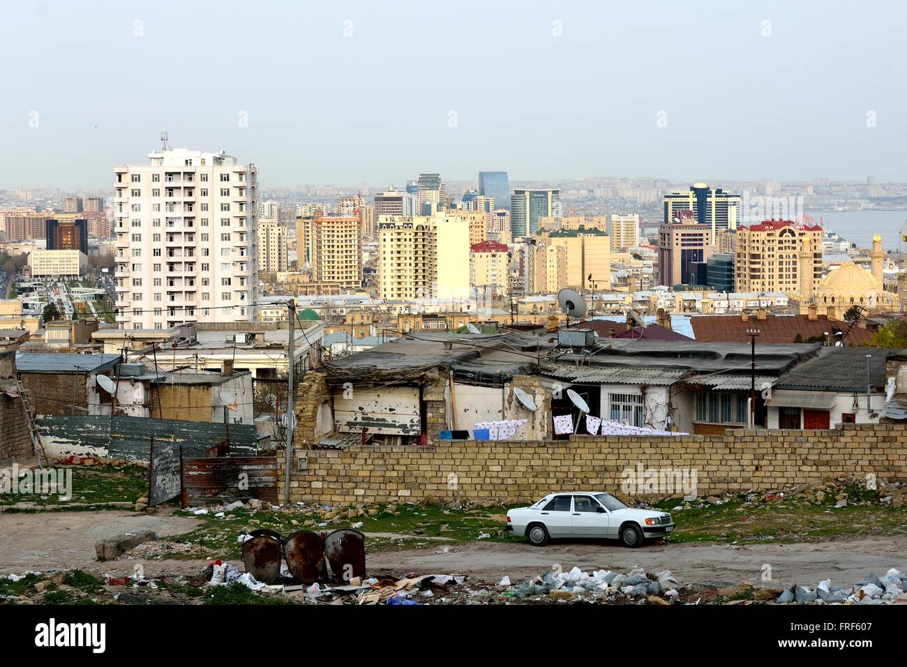 Scruffy city hi-res stock photography and images - Alamy