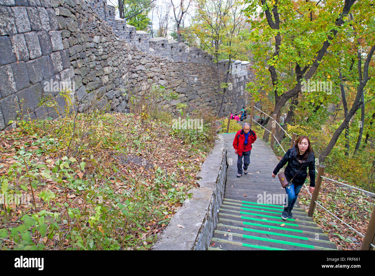 Walking trail along Seoul's City Wall Stock Photo - Alamy