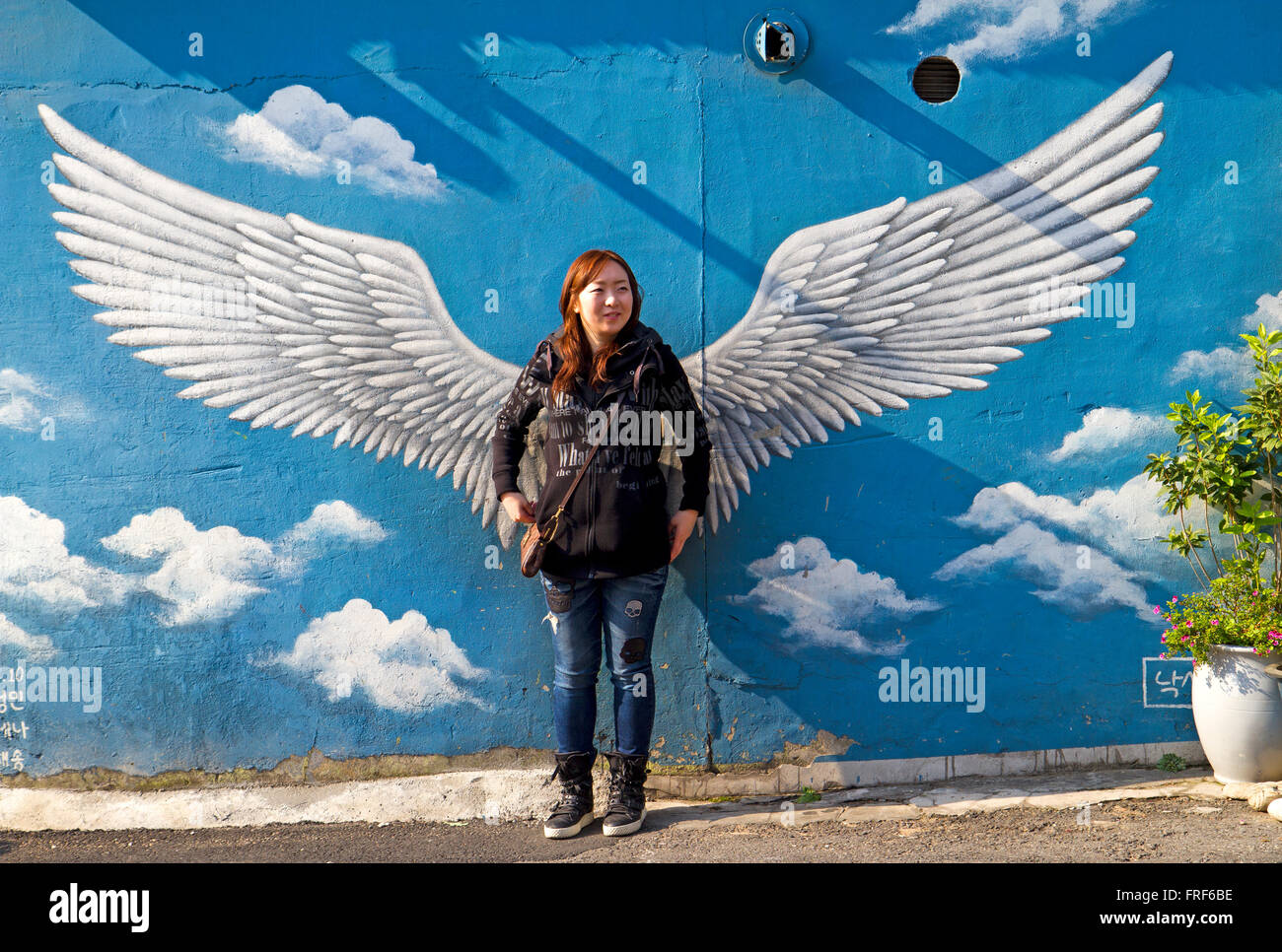 Angel mural hi-res stock photography and images - Alamy