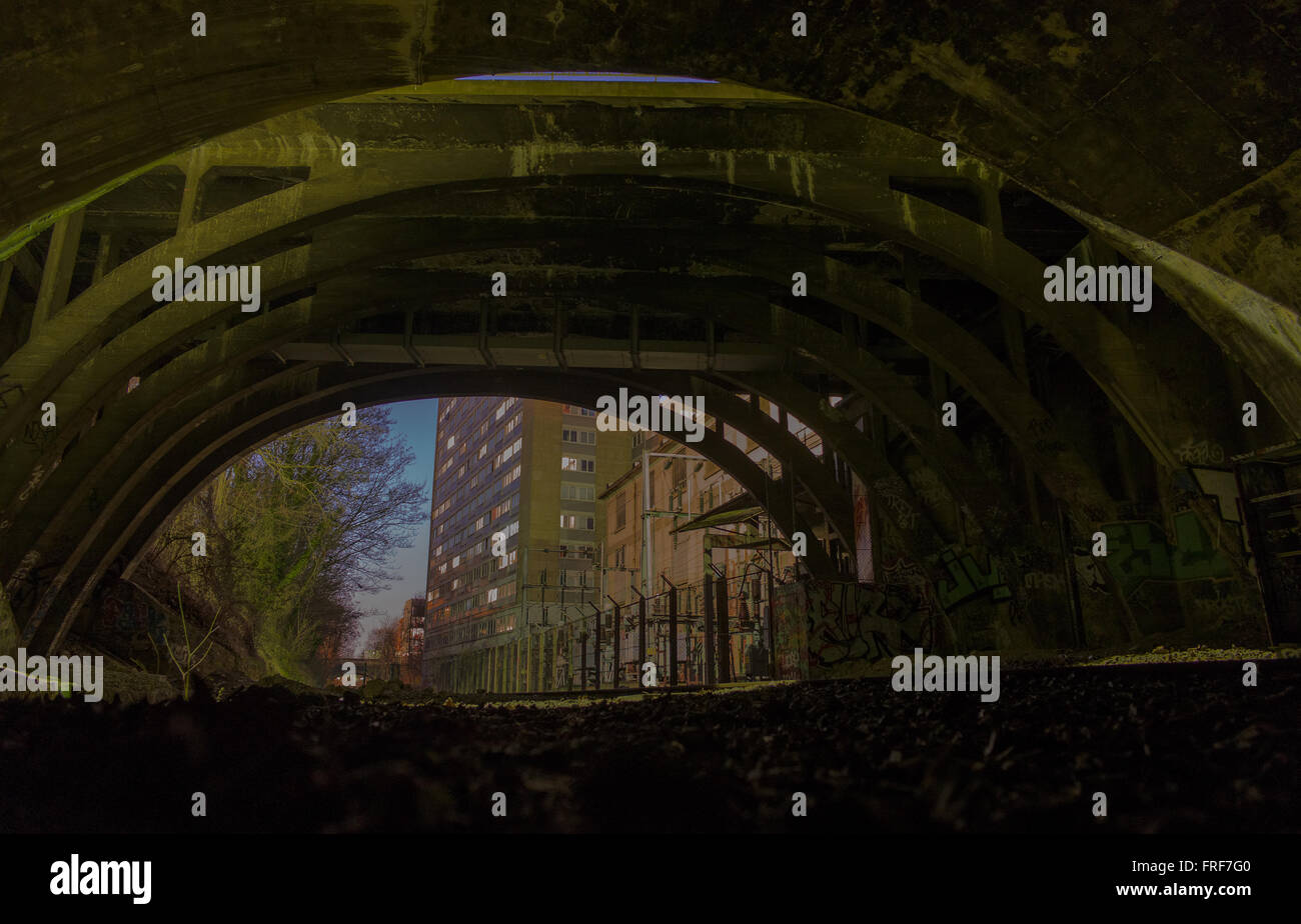 The life goes off the rails - 01/04/2013 - - Tunnel of the disused rail ...