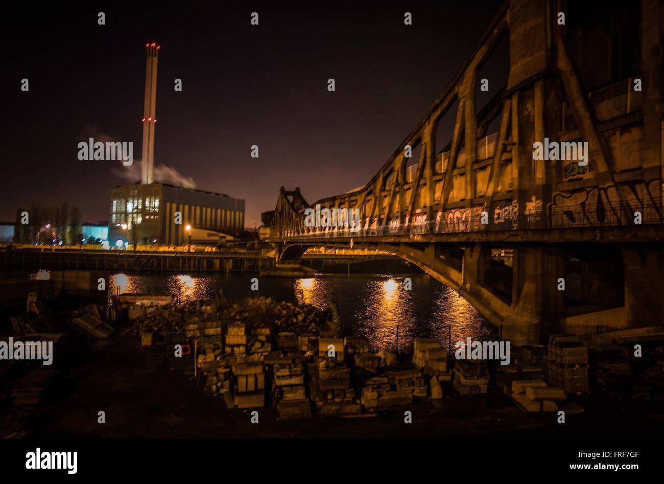 Bridge daily life industrial hi-res stock photography and images - Alamy