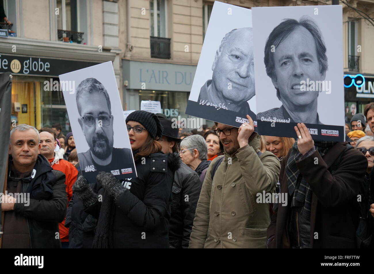 Paris traditional dress hi-res stock photography and images - Alamy