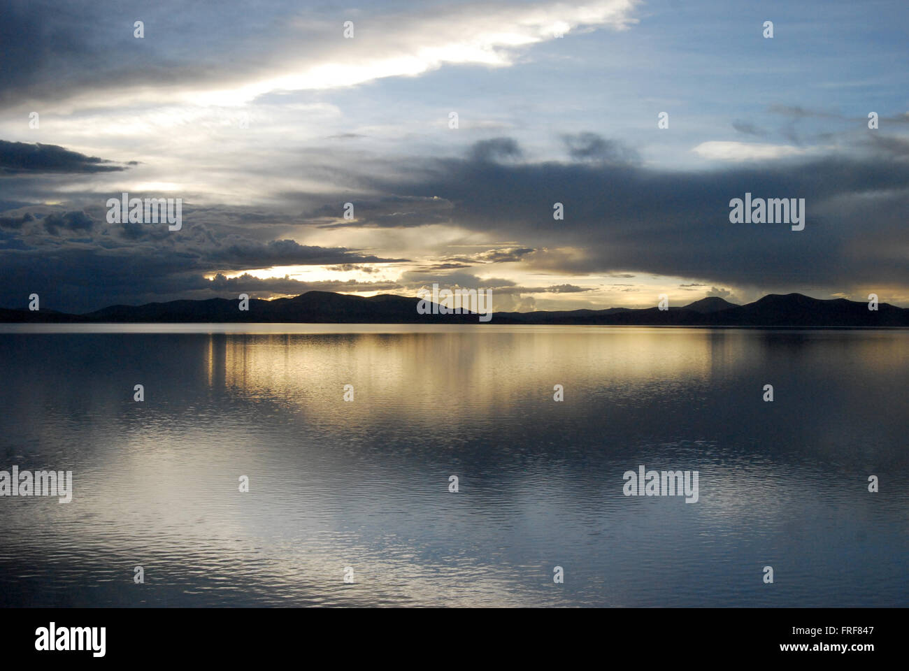 Tibetan landscapes - 21/07/2009 - Tibet - View from the Transtibetan ...