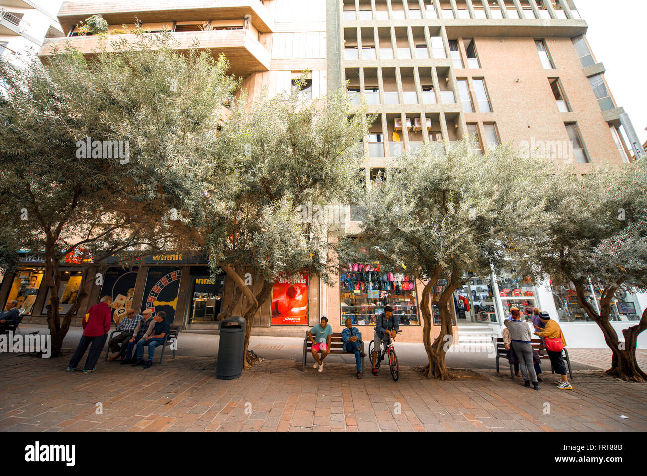 SANTA CRUZ, TENERIFE island, SPAIN - DECEMBER 26, 2015: Crowded street ...