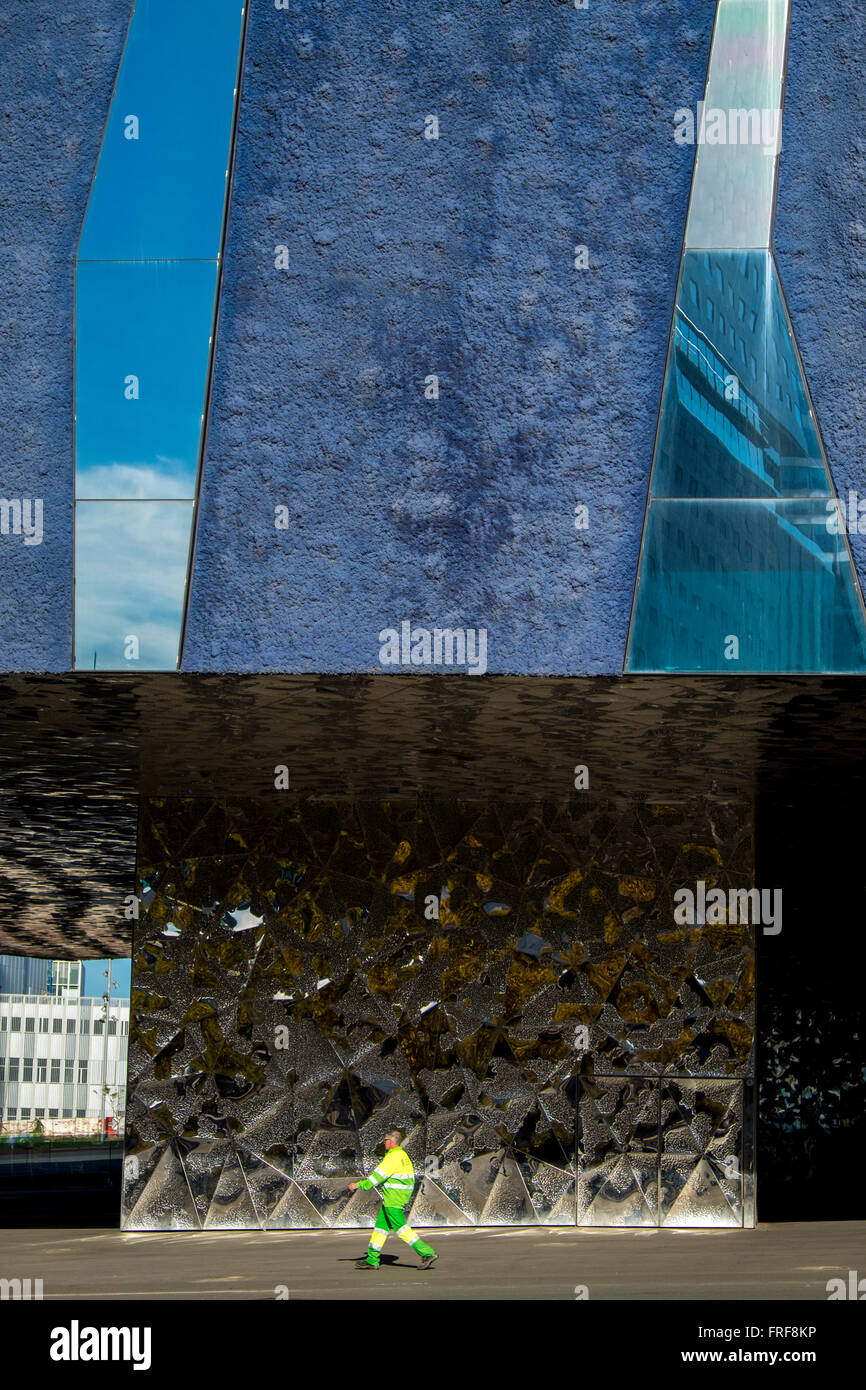 Forum Building by Jacques Herzog and Pierre de Meuron. Barcelona ...