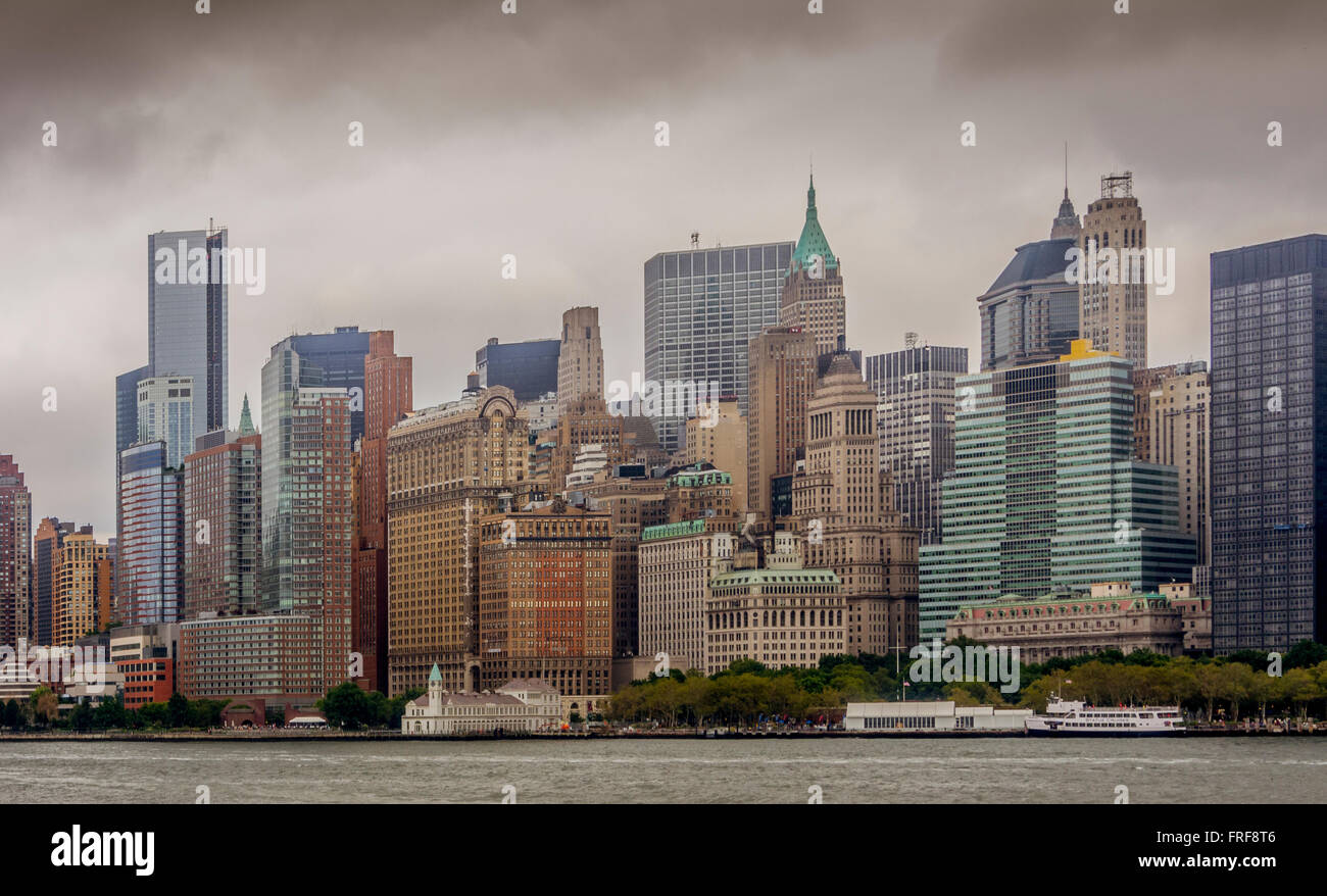 Lower Manhattan buildings viewed from Upper Bay, New York Harbour, USA ...