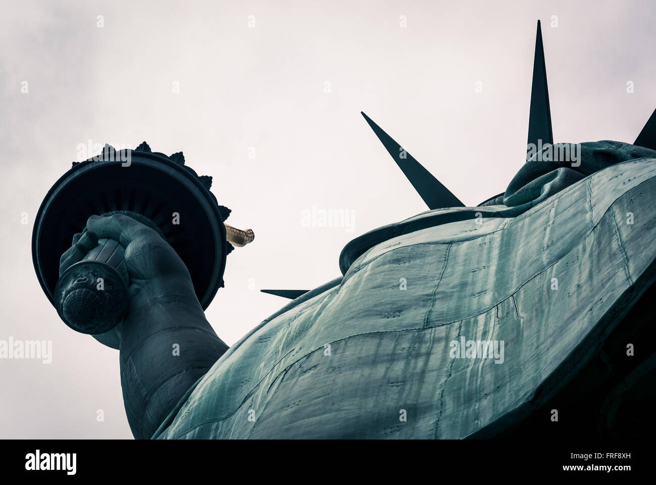 Statue of liberty hand hi-res stock photography and images - Alamy