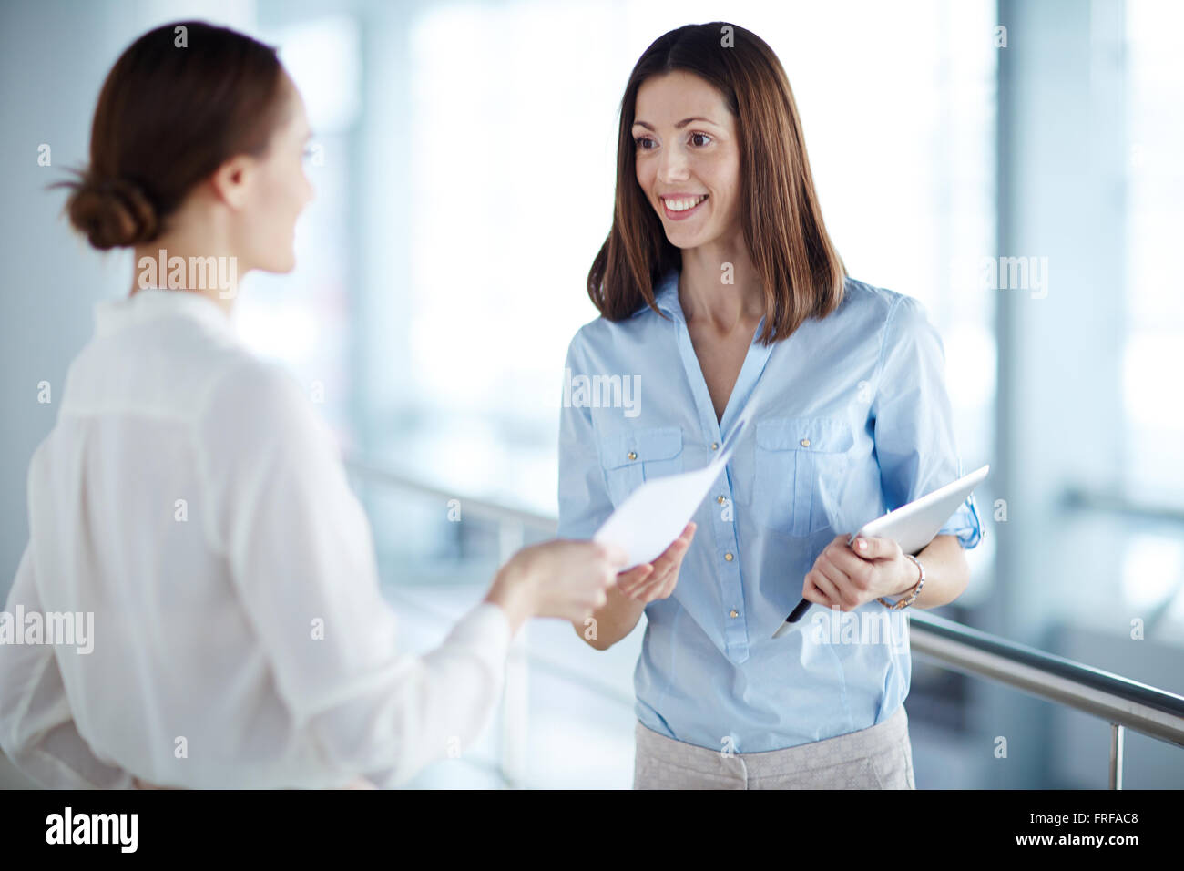 Modern employees hi-res stock photography and images - Alamy