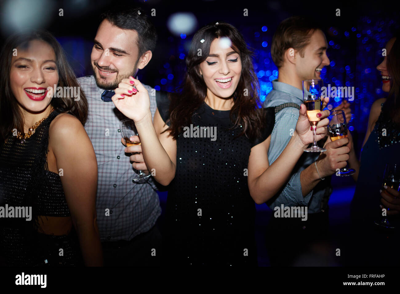 Woman dancing party hi-res stock photography and images - Alamy