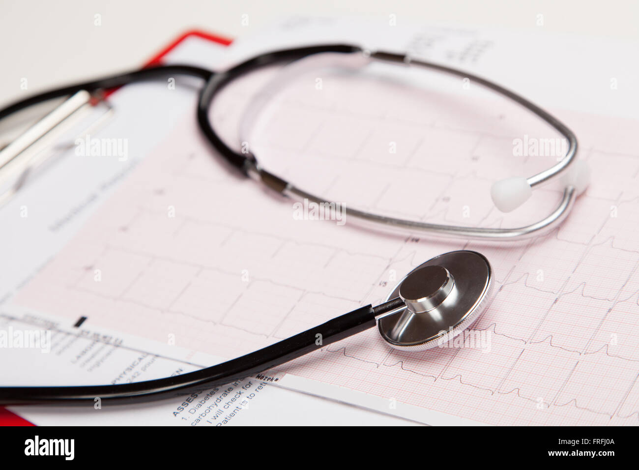 Medical report and cardiogram Stock Photo - Alamy